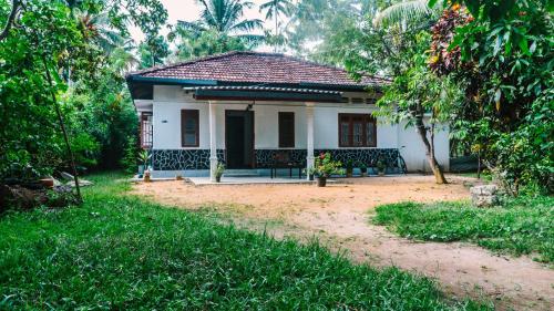 New Sam Tourist Inn, Weligama (updated prices 2025)