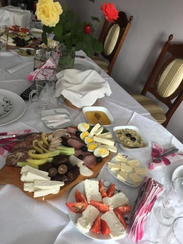 Pensiunea Crinul Alb, Deseşti (updated prices 2025)