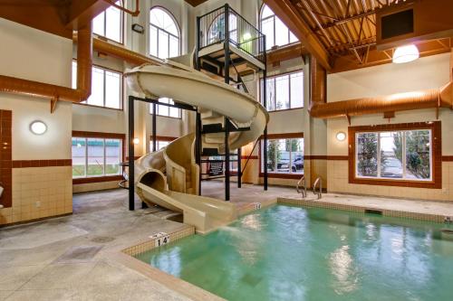 Rimbey Ridge Hotel & Suites, Rimbey (updated prices 2024)