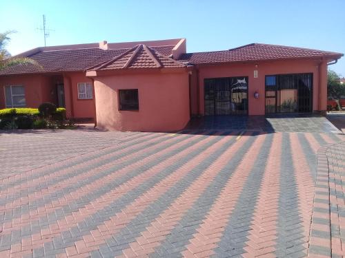 Legae La Tshepo Bed and Breakfast, Mogwase – Updated 2023 Prices