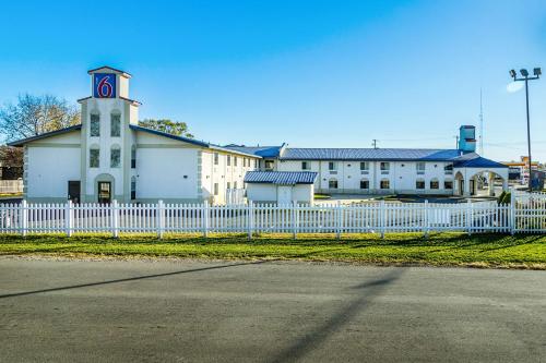 Motel 6-Urbana, IL, Champaign – Updated 2024 Prices