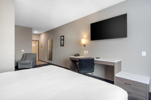 Comfort Inn & Suites, North Battleford (updated prices 2025)