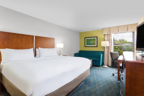 Holiday Inn Express & Suites Wilmington-University Center, an IHG Hotel ...