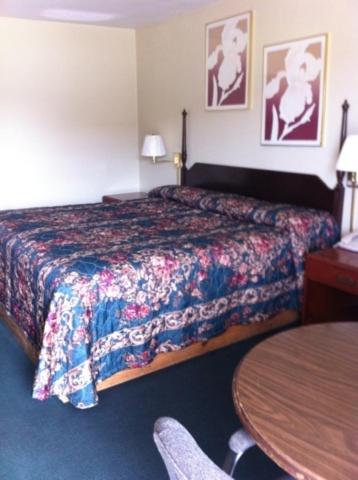 Gold Inn, Hutchins (updated prices 2024)