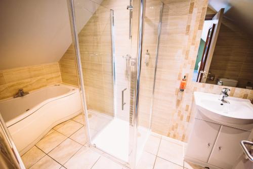 The Commercial Hotel, Wishaw – Updated 2023 Prices