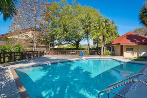 Rodeway Inn Tampa near Busch Gardens-USF, Tampa – Updated 2023 Prices