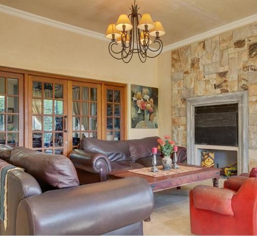 Casa a Capri, Capri Village, Cape Town, Fish Hoek – Updated 2023 Prices