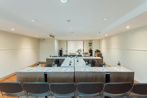 Seasons Siam Hotel, Bangkok, Thailand - Booking.com