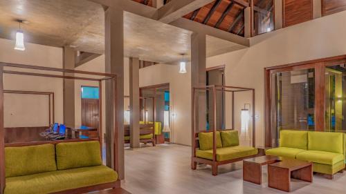 Amora Lagoon Hotel, Katunayaka – Updated 2023 Prices