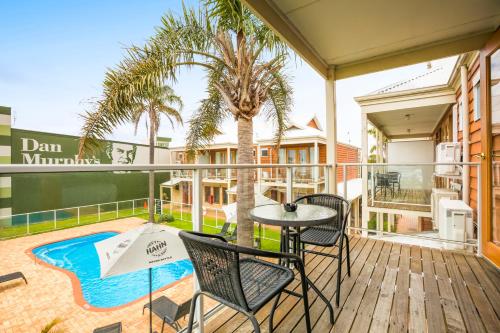 Nightcap at the Ship Inn, Busselton – Updated 2022 Prices