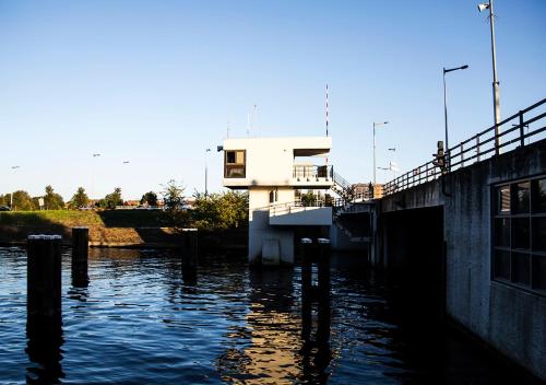 SWEETS - Meeuwenpleinbrug, Amsterdam (updated prices 2025)