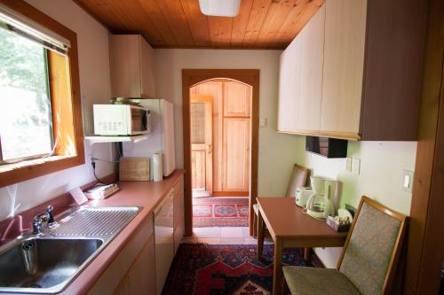 Desolation Sound Resort, Lund (updated prices 2024)