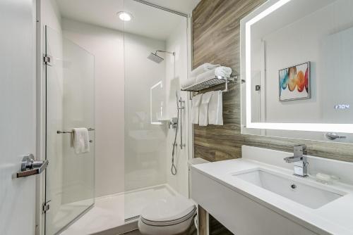EST Hotel, Toronto (updated prices 2025)