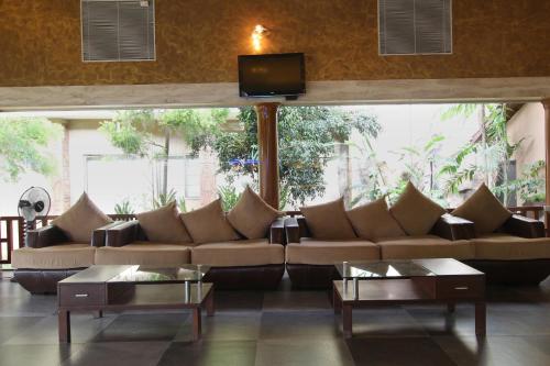 Golden Amoon Resort, Narasapura (updated prices 2025)