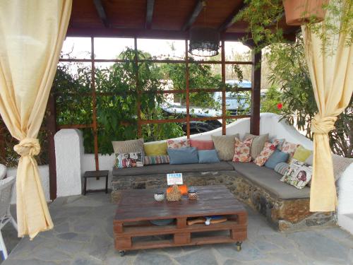La Veranda of Mykonos Traditional Guesthouse, Mikonos – Updated 2023 Prices