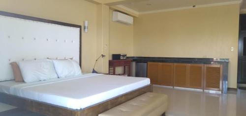 Happy Ripples Beach Resort, Mabilao (updated prices 2025)