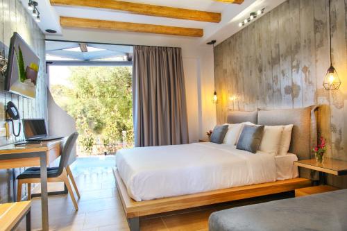 Royal Hotel and Suites, Polychrono – Updated 2024 Prices