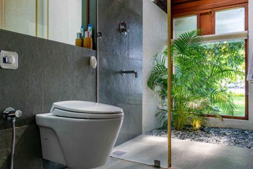 Cheppanam House with Backwater View and Pvt Lawn by StayVista ...
