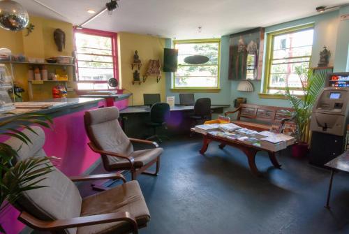 Ocean Island Inn | Backpackers | Suites, Victoria – Updated 2023 Prices