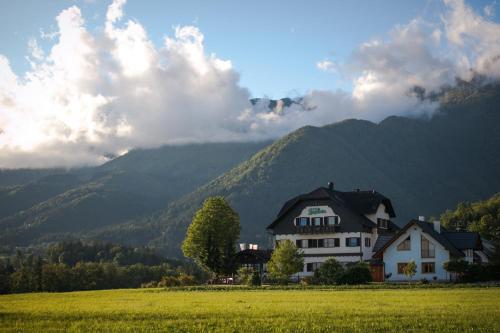 Hotel Oskar Zaplata, Preddvor (posodobljene cene za leto 2024)