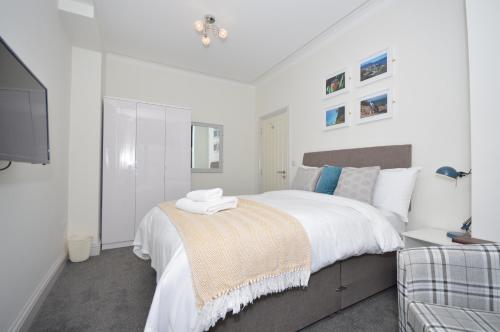 Lexicon House - 4 bedrooms 3 bathrooms, Stoke on Trent (updated prices ...