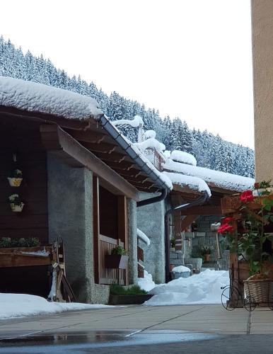 Best House snc di Elisa Baroni e Beatrice Dei Cas, Bormio (updated ...