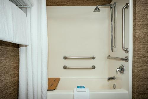 Holiday Inn Express Anchorage, an IHG Hotel, Anchorage – Updated 2023 ...