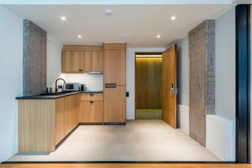 Kin Athens, Athens (updated prices 2025)