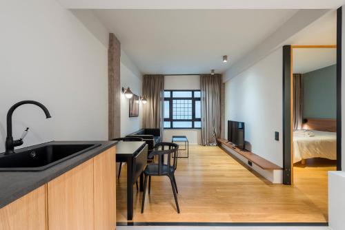 Kin Athens, Athens (updated prices 2025)