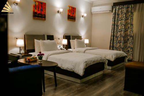 Pyramid Edge Hotel & Exclusive Pyramids View Rooftop, Cairo (updated ...