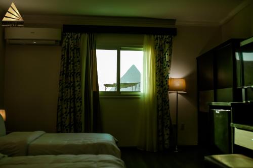 Pyramid Edge Hotel & Exclusive Pyramids View Rooftop, Cairo (updated ...