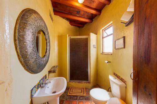 Amphitheatre Backpackers Lodge, Ethels Drive (updated prices 2024)