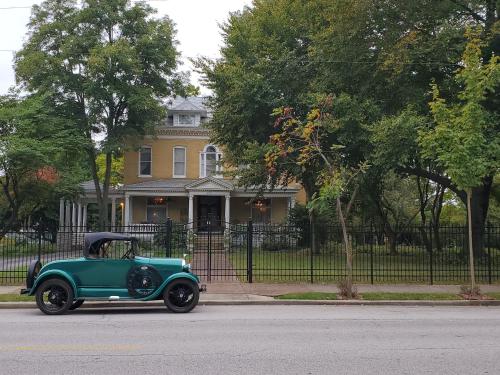 Beall Mansion An Elegant Bed & Breakfast Inn, Alton (updated prices 2025)