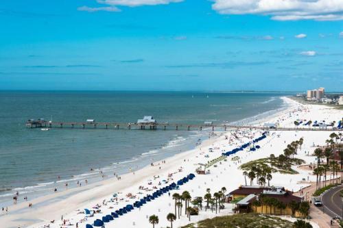 WFH Away from Home! FREE Wi-Fi and Parking, 4mi to Clearwater Beach ...