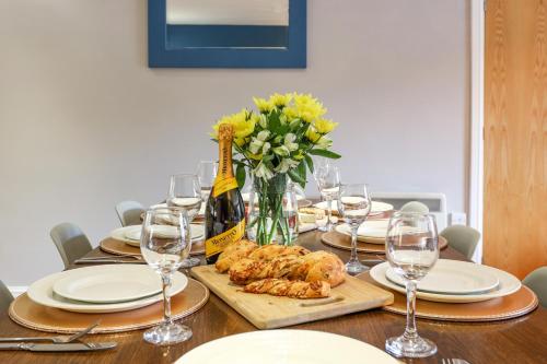 Hassop Cottage - Darwin Lake Holiday Village, Matlock