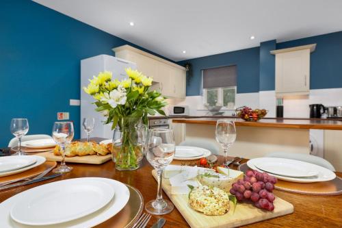 Hassop Cottage - Darwin Lake Holiday Village, Matlock