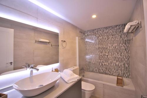 AL23 Moderno apartamento playa Fenals, Costa Brava, Lloret de Mar ...