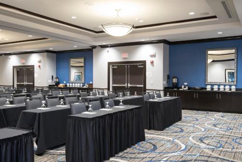 Holiday Inn Indianapolis Airport by IHG, Indianapolis (updated prices 2025)