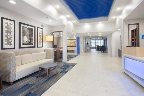 Holiday Inn Express & Suites Amarillo, an IHG Hotel, Amarillo – Updated ...