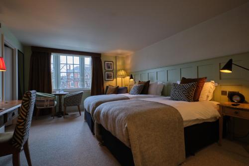 The Bear Esher, Esher (updated prices 2024)