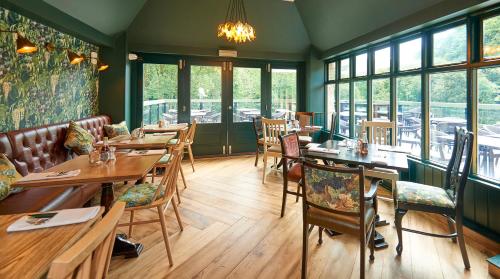 The Red Lion Hawkshaw, Bury – Updated 2023 Prices