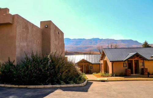 Premier Resort Sani Pass, Himeville (updated prices 2025)