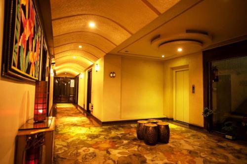 Milestone 251, Jaipur (updated prices 2025)