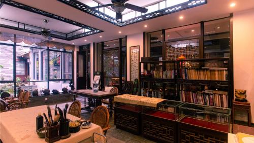 Aroma Tea House Former Jing Guan Ming Lou Museum Hotel, Guilin (updated ...