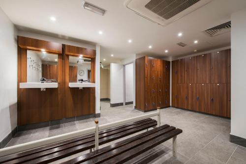 Holiday Inn London-Shepperton, an IHG Hotel, Shepperton (updated prices ...