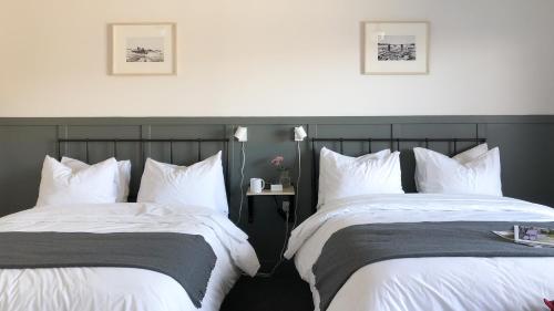 The Bayview Motel - Fort France, ON - Lakeside Motel, Fort Frances ...