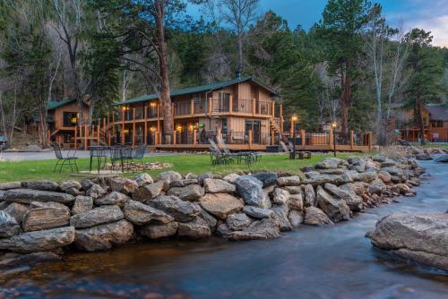 4 Seasons Inn on Fall River, Estes Park (updated prices 2025)