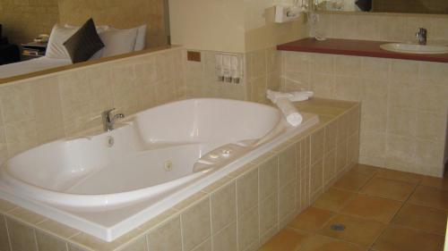 Madison Spa Motel - Adults Only, Moama (updated prices 2025)