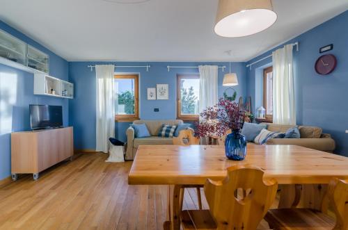 Villa Recla, Ronzone (updated prices 2024)