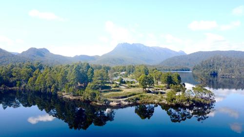 Tullah Lakeside Lodge, Tullah (updated prices 2025)